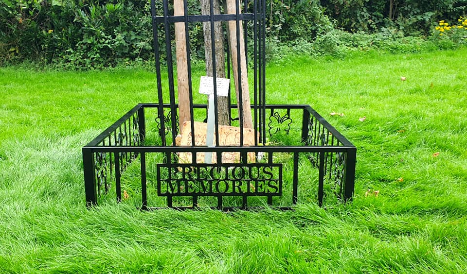 Grave Railings - BMD